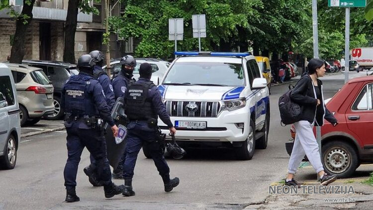 Pucnjava u Beogradu: Muškarac pucao na ženu dok je šetala psa – NEON Televizija