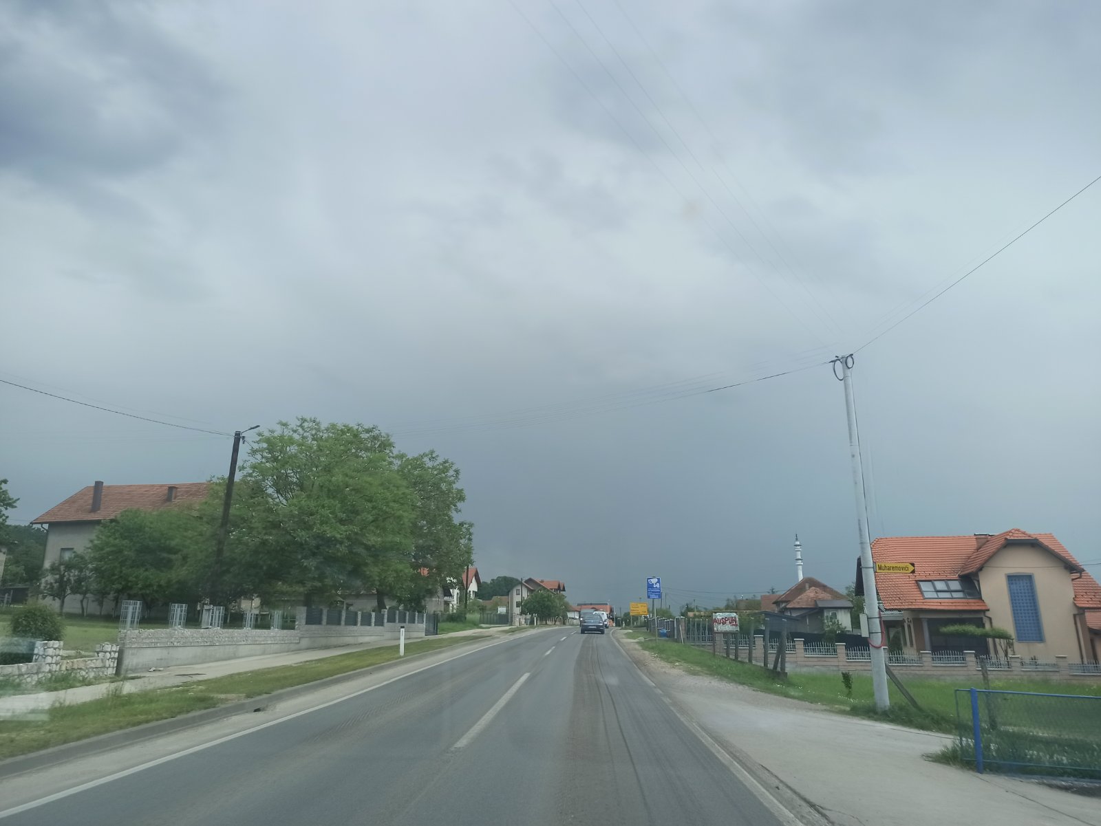 Putevi u BiH: Duga kolona vozila na izlazu iz zemlje na graničnom prelazu Gradiška – NEON Televizija