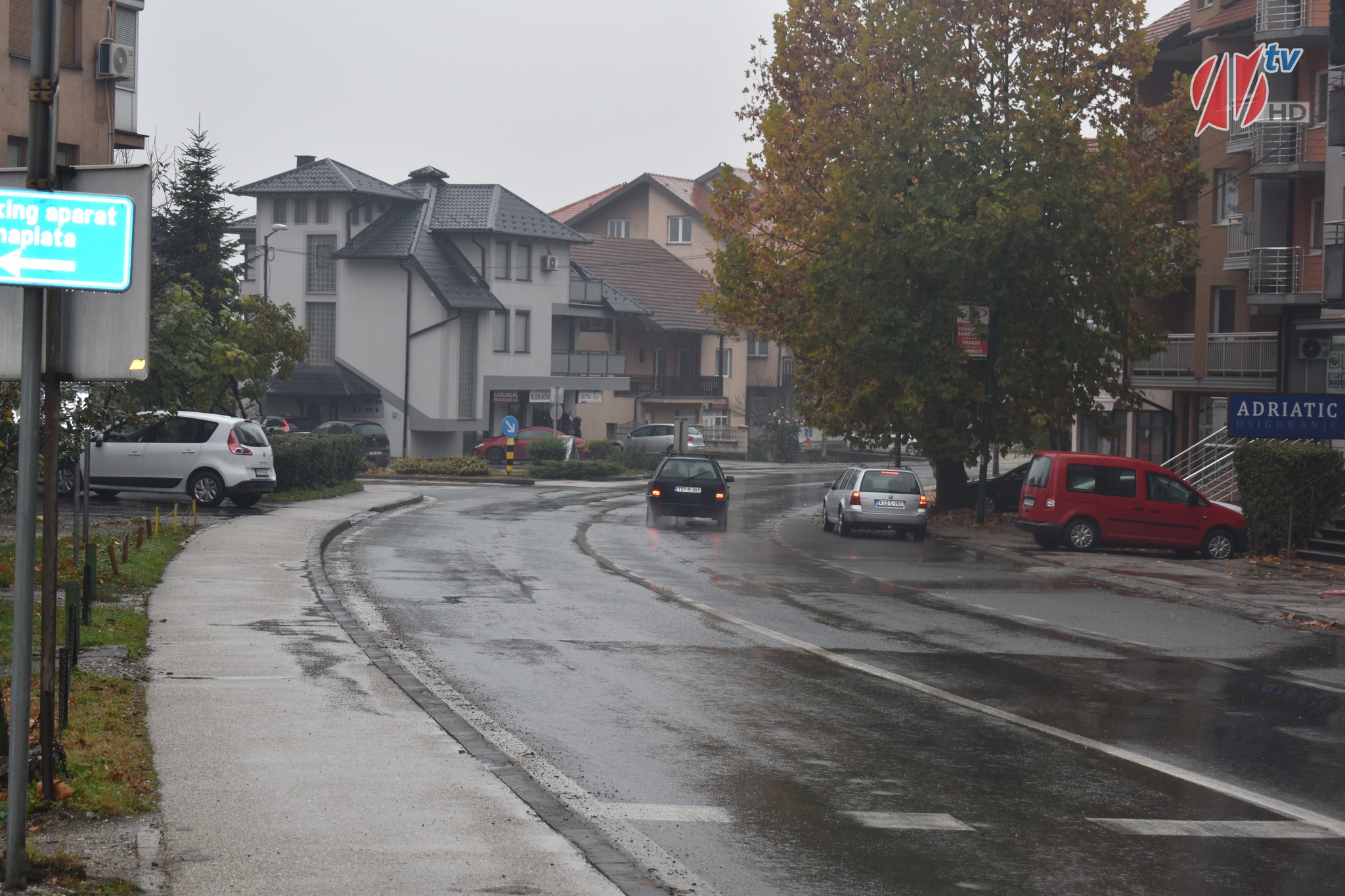 Putevi u BiH: Saobraća se po mokrom i mjestimično klizavom kolovozu – NEON Televizija